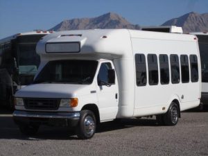 Used Shuttle Bus 2007 Supreme Startrans 17 Passengers Or 13 Plus 2 ...