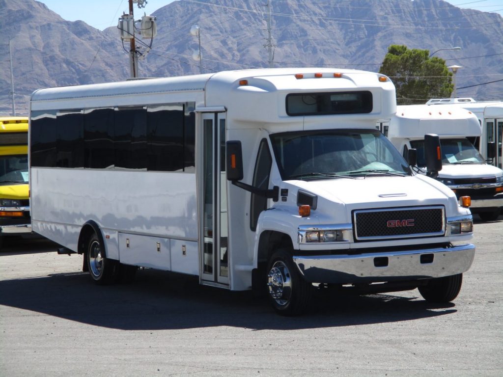 2006 Glaval Bus Universal Shuttle Bus S19713 - Las Vegas Bus Sales