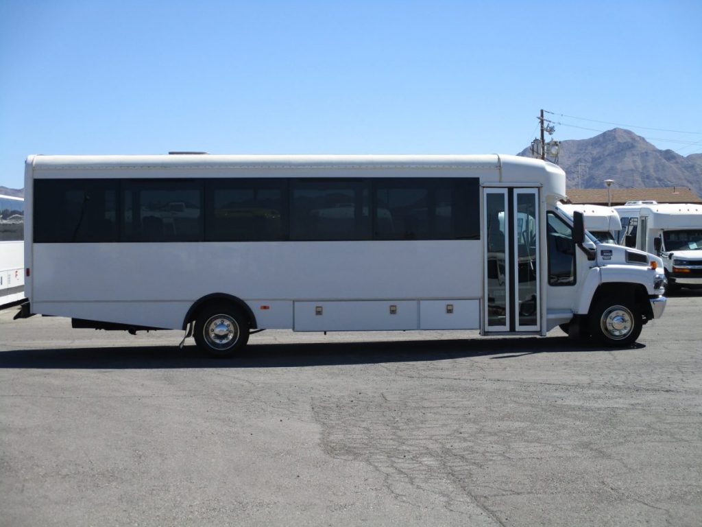 2006 Glaval Bus Universal Shuttle Bus S19713 - Las Vegas Bus Sales