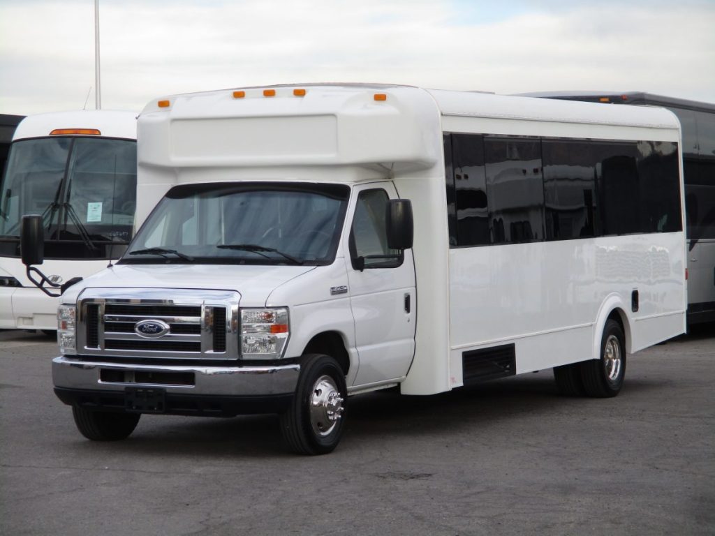 2014 Glaval Bus Universal Shuttle Bus S88842 - Las Vegas Bus Sales