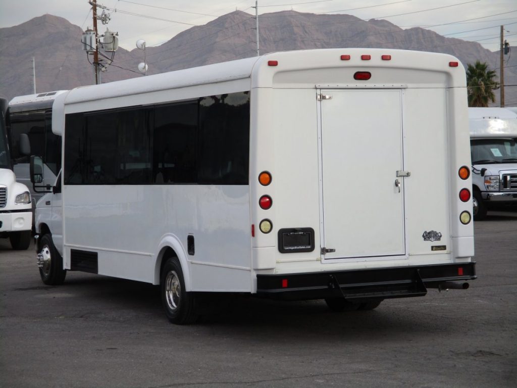 2014 Glaval Bus Universal Shuttle Bus S88842 - Las Vegas Bus Sales
