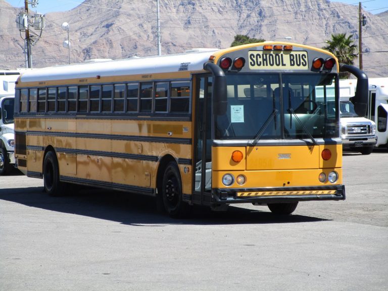 2004 Thomas Saf-T-Liner HDX School Bus B32201 - Las Vegas Bus Sales