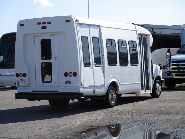 2008 Lift Equipped Supreme Startrans Shuttle S32366 - Las Vegas Bus Sales