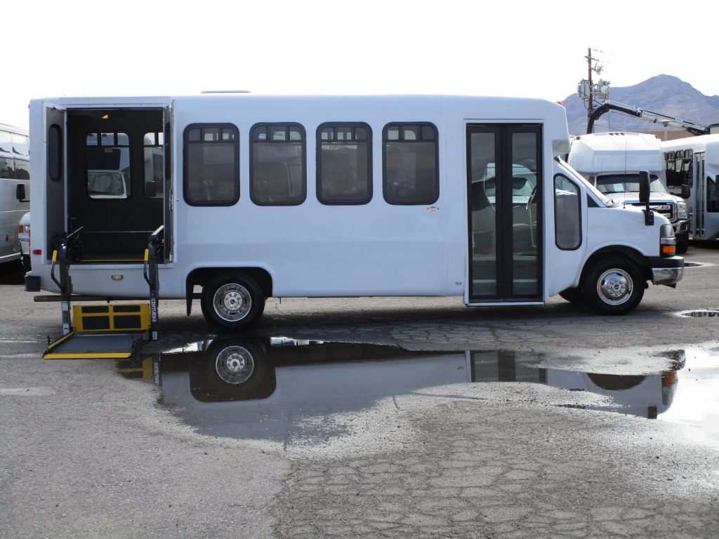 2014 Diamond Coach VIP 2500 Lift Equipped Shuttle S39630 - Las Vegas ...