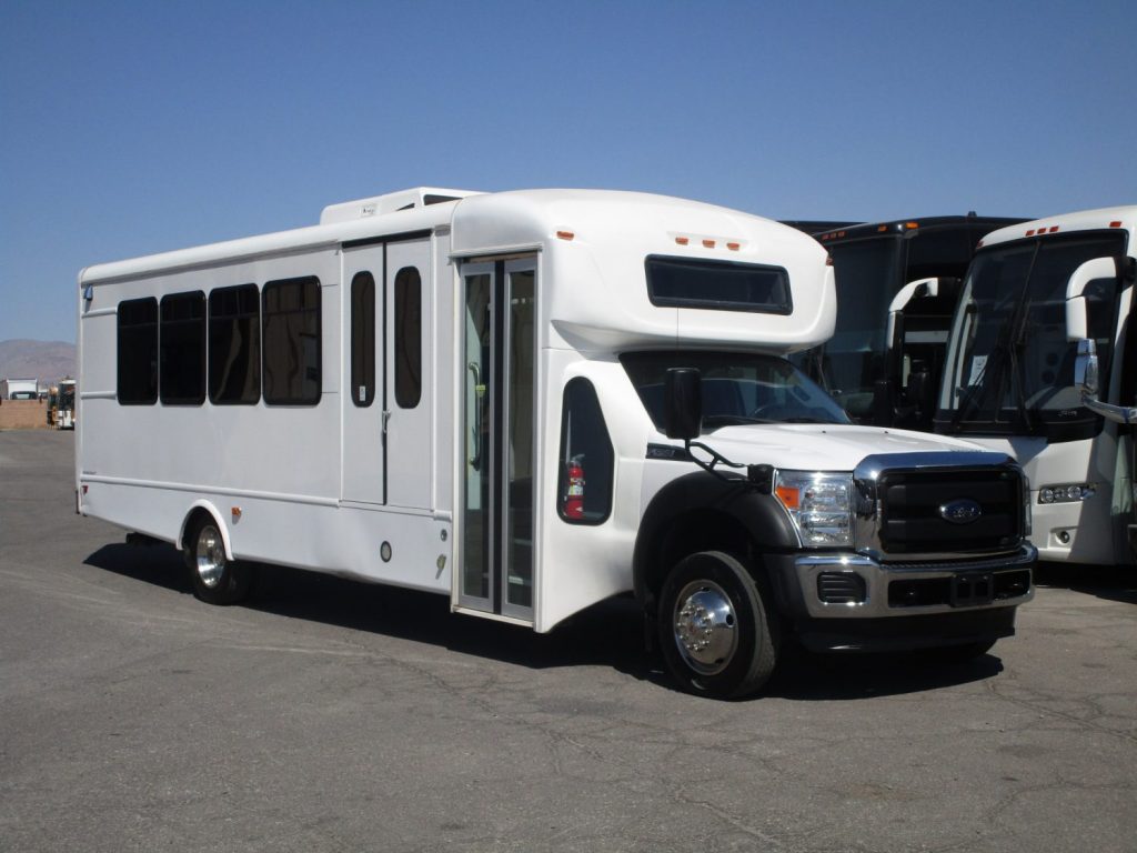 2016 F550 Starcraft XL 26 Passenger Bus with RESTROOM S75264 - Las ...