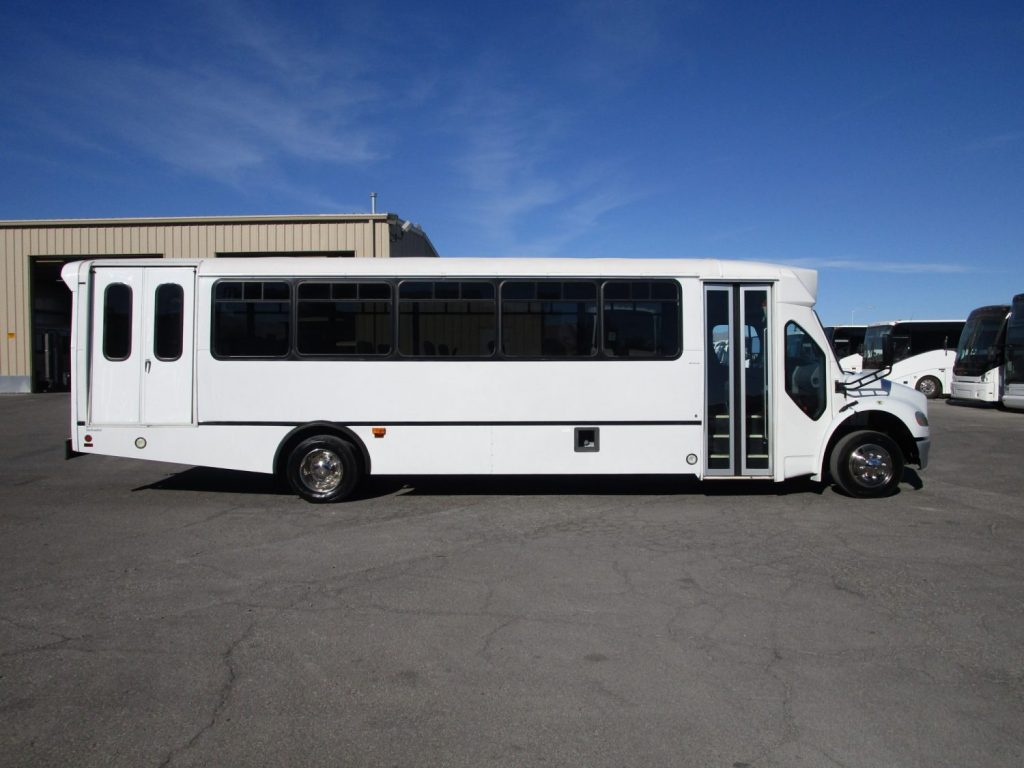 2013 Champion Defender Lift Equipped Shuttle Bus SX2556 - Las Vegas Bus ...