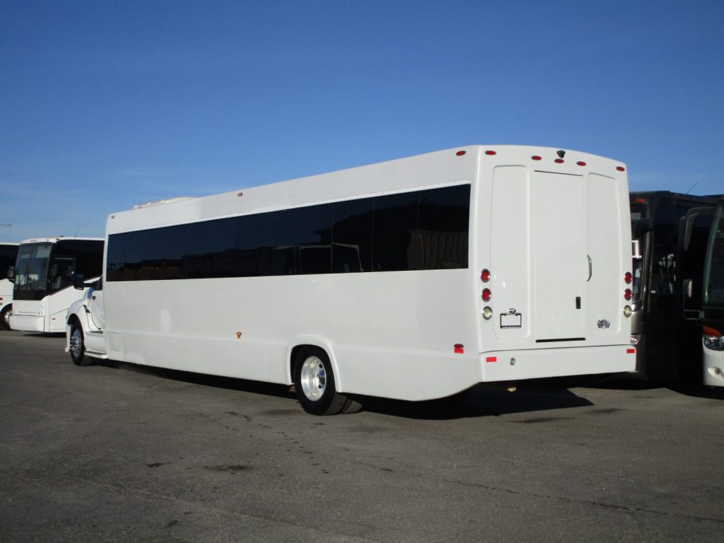2011 F750 Tiffany Coachworks Shuttle Bus S40527 - Las Vegas Bus Sales