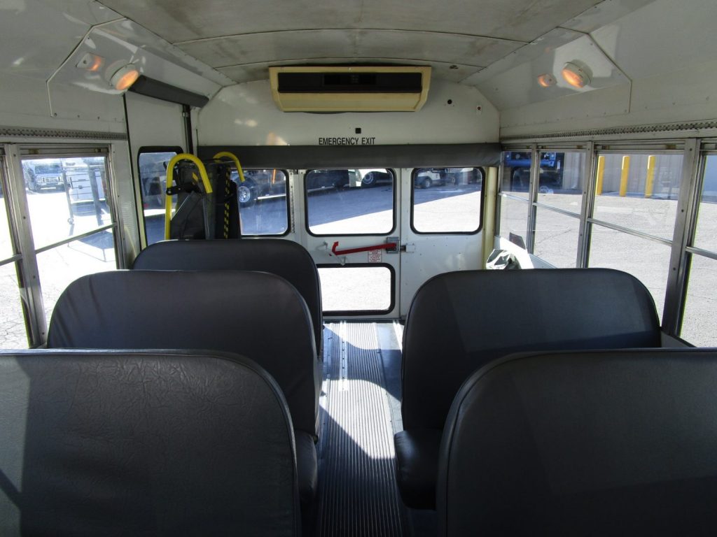 2001 Chevrolet Collins Mini Bus B40156 - Las Vegas Bus Sales