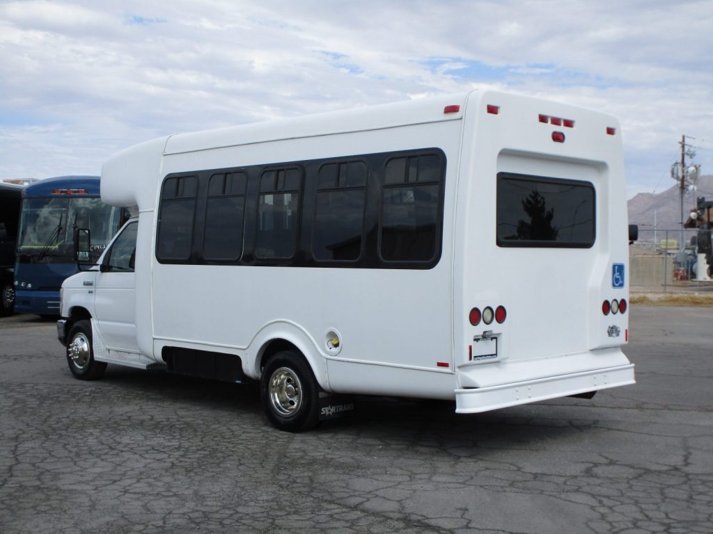 2010 Startrans Senator Lift Equipped Shuttle S05206 - Las Vegas Bus Sales