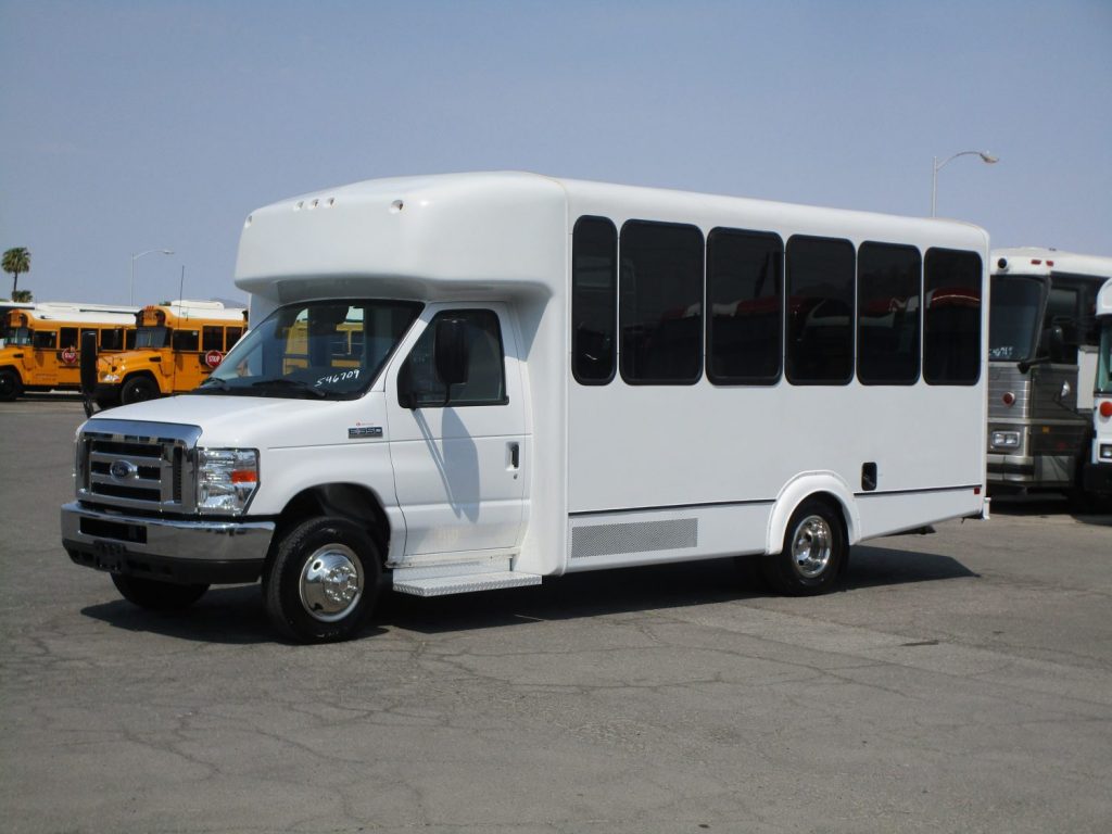 2019 World Trans Lift Equipped Shuttle Bus S46709 - Las Vegas Bus Sales