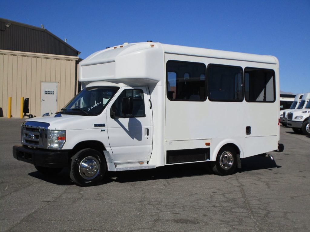 2015 Glaval Lift Equipped Shuttle S34951 - Las Vegas Bus Sales