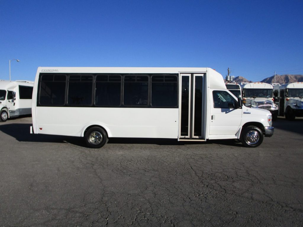 2010 Federal Spirit 27 Shuttle Bus S58615 - Las Vegas Bus Sales