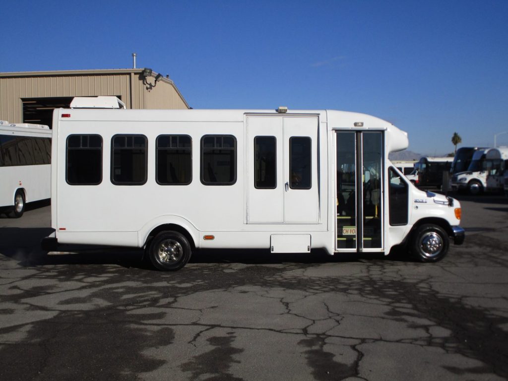 2007 Lift Equipped Startrans Shuttle S27490 - Las Vegas Bus Sales