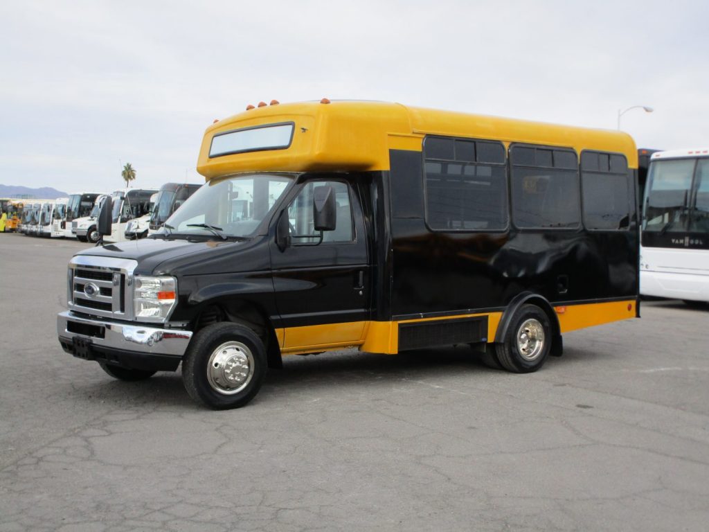 2008 Champion Challenger Shuttle Bus S38139 - Las Vegas Bus Sales