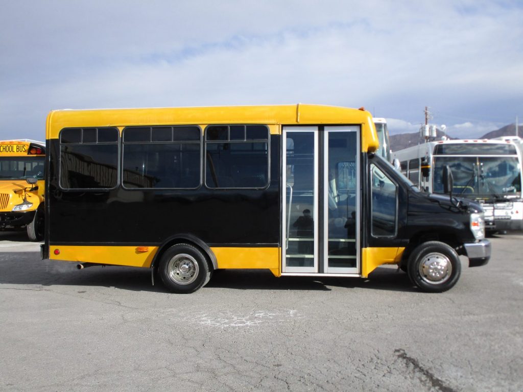 2008 Champion Challenger Shuttle Bus S38139 - Las Vegas Bus Sales