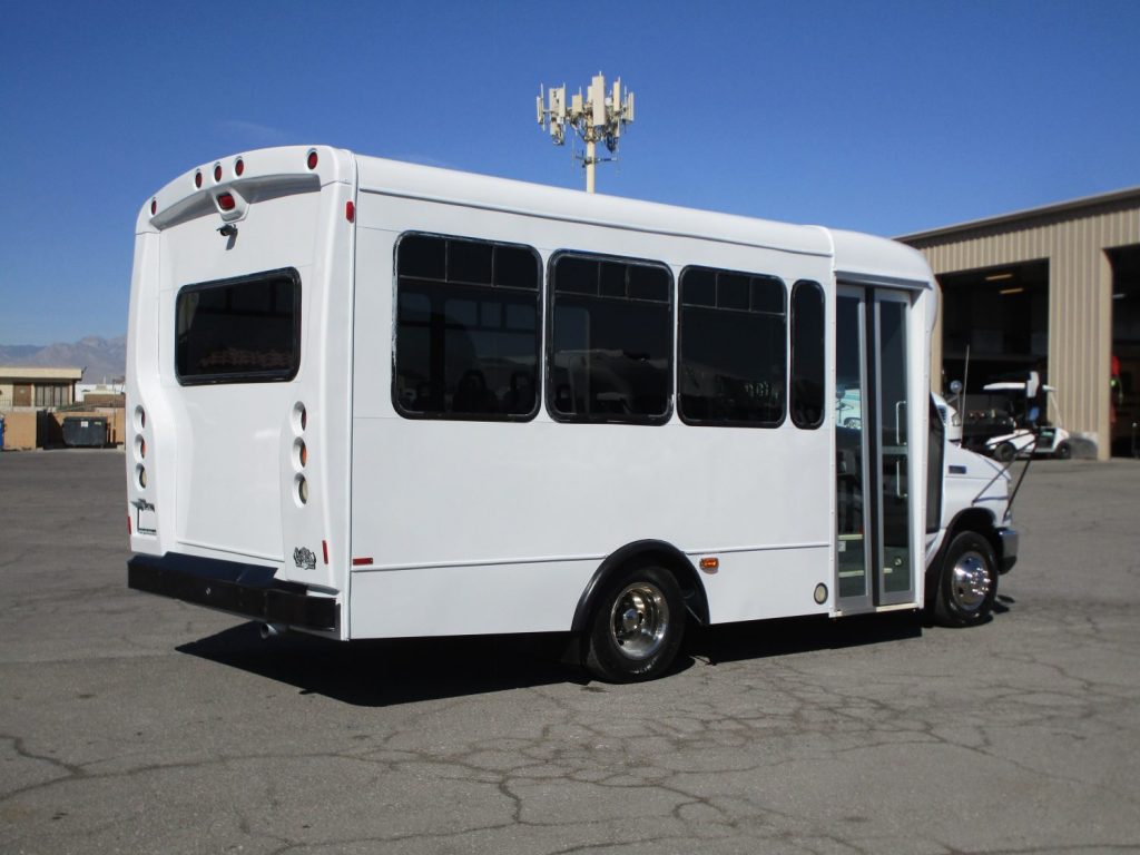 2008 Startrans Senator Shuttle Bus S05756 - Las Vegas Bus Sales