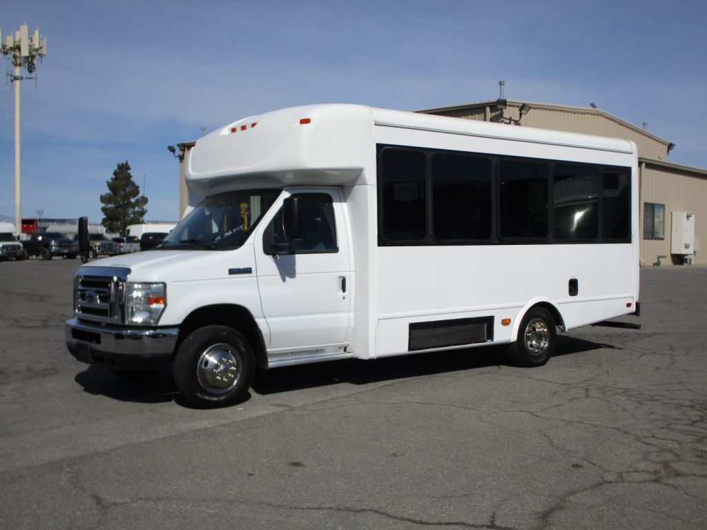 2013 Starcraft Allstar Lift Equipped Shuttle Bus S36775 - Las Vegas Bus ...