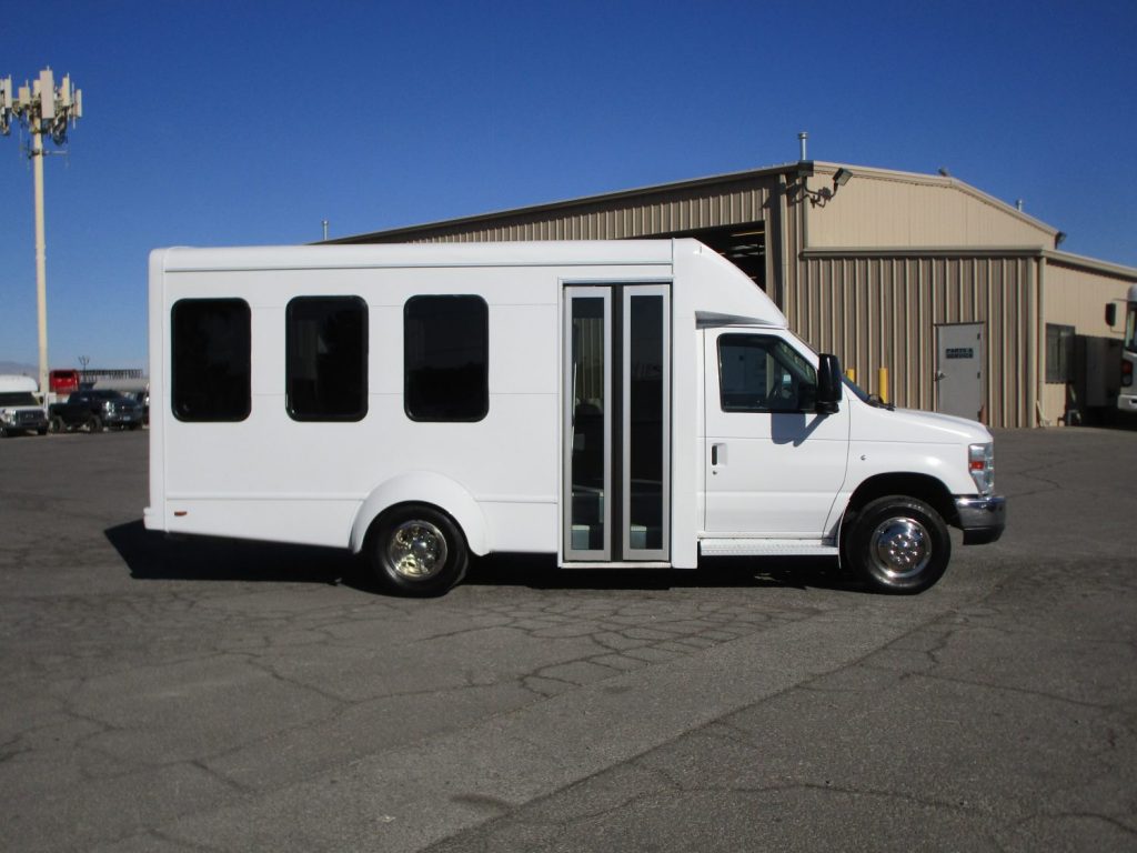 2011 Starcraft Xpress Shuttle Bus S54512 - Las Vegas Bus Sales