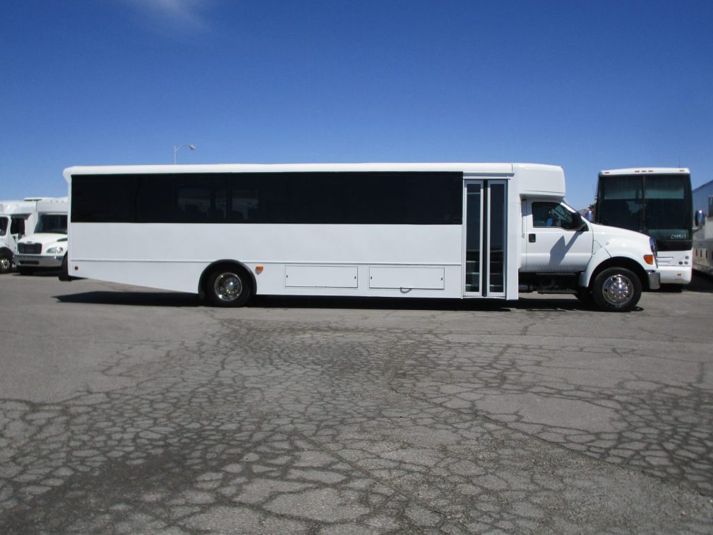 2015 Champion Defender Shuttle Bus S18293 - Las Vegas Bus Sales