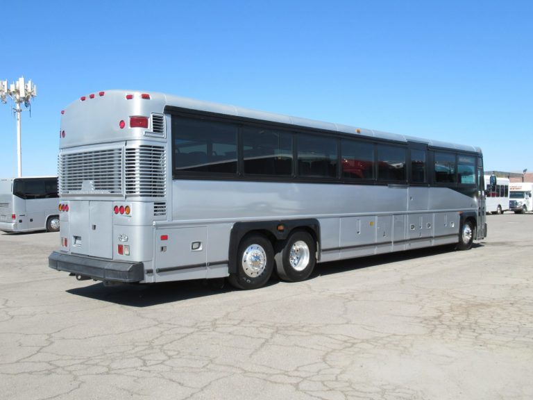 2004 MCI D4500 Lift Equipped Commuter Coach C56192 - Las Vegas Bus Sales