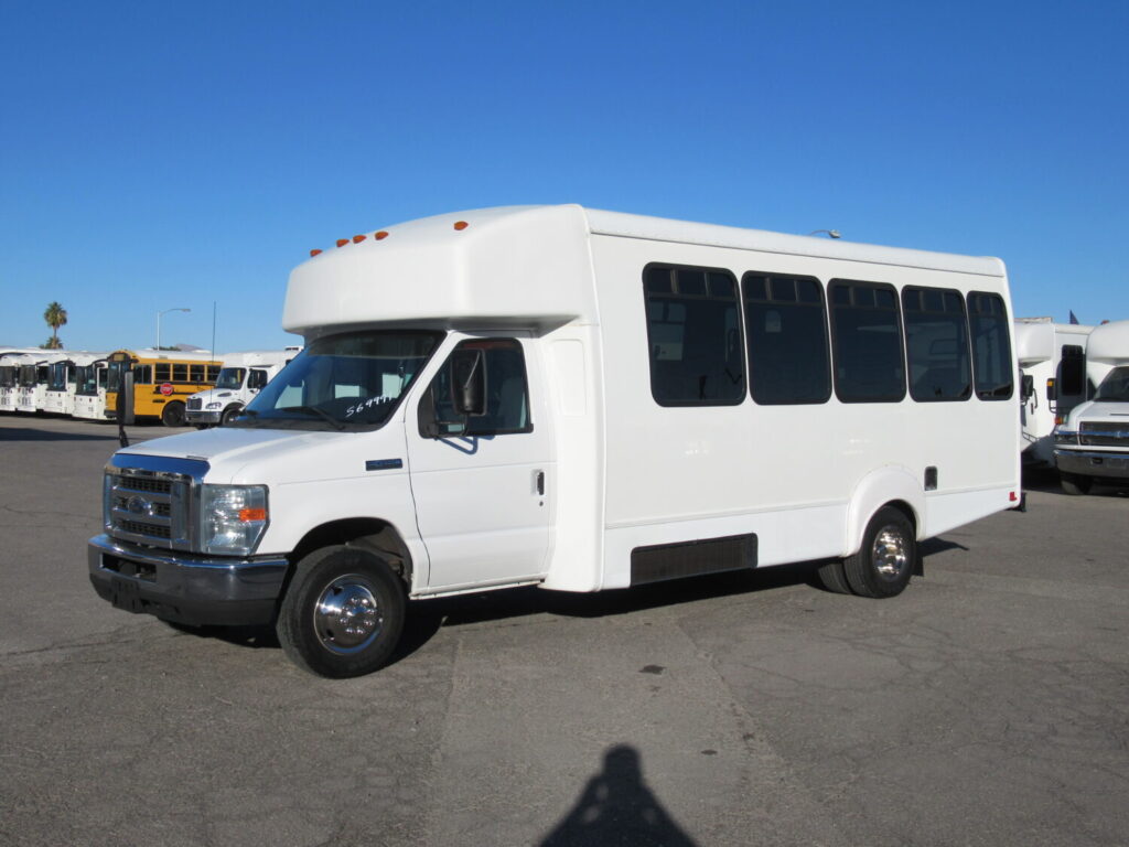2010 Goshen Lift Equipped Shuttle Bus S69991 - Las Vegas Bus Sales