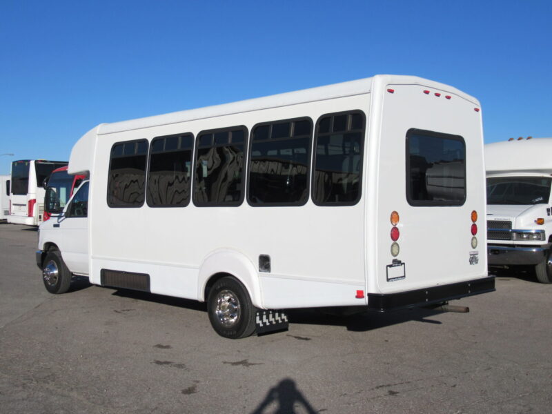 2010 Goshen Lift Equipped Shuttle Bus S69991 - Las Vegas Bus Sales