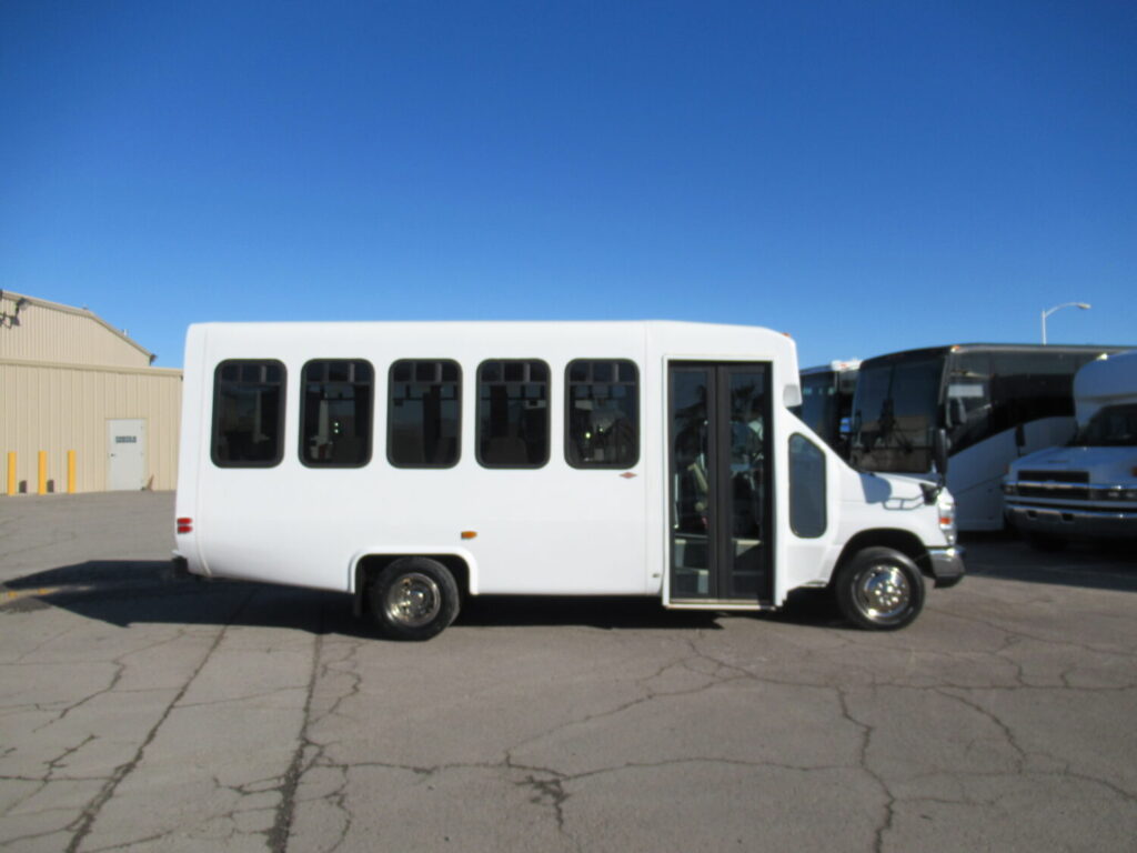 2013 Diamond Coach VIP 2000 Shuttle Bus S20536 - Las Vegas Bus Sales