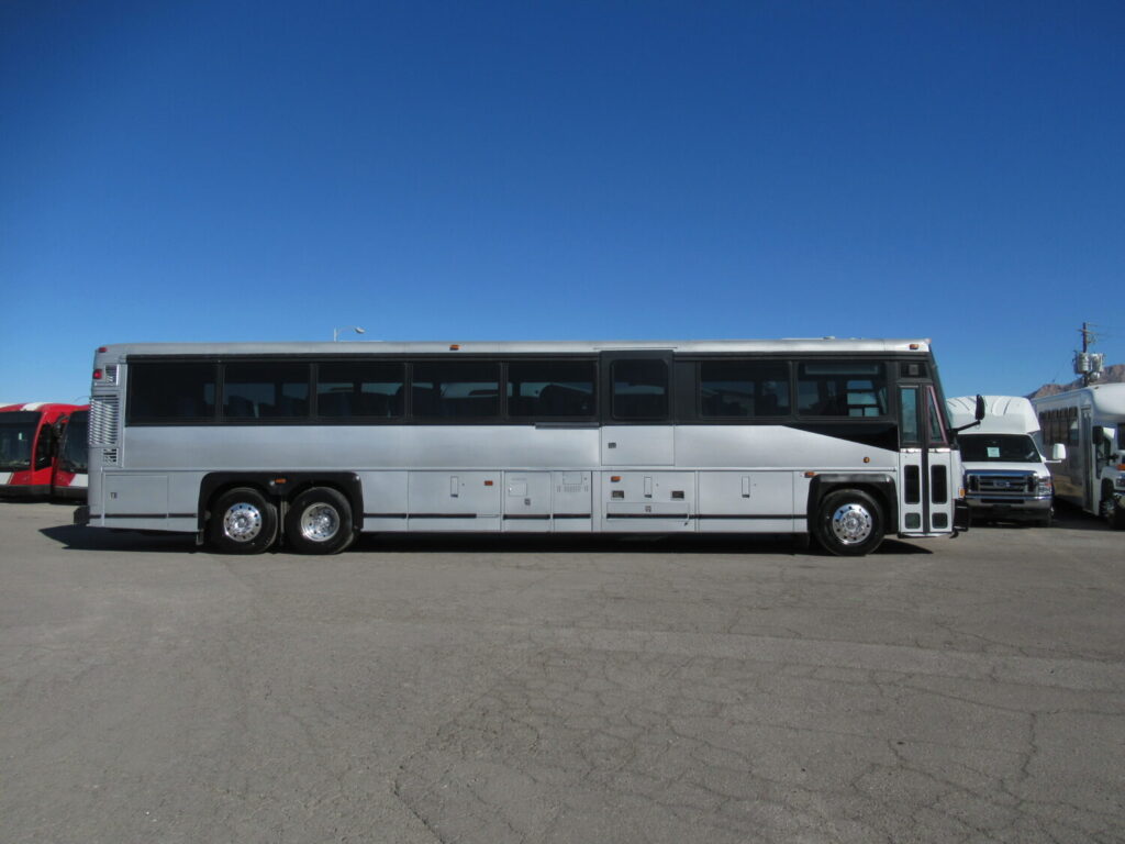 2004 MCI D4500 Lift Equipped Commuter Coach C56315 - Las Vegas Bus Sales