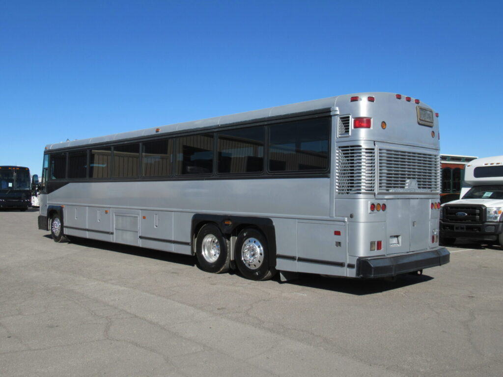 2004 MCI D4500 Lift Equipped Commuter Coach C56315 - Las Vegas Bus Sales