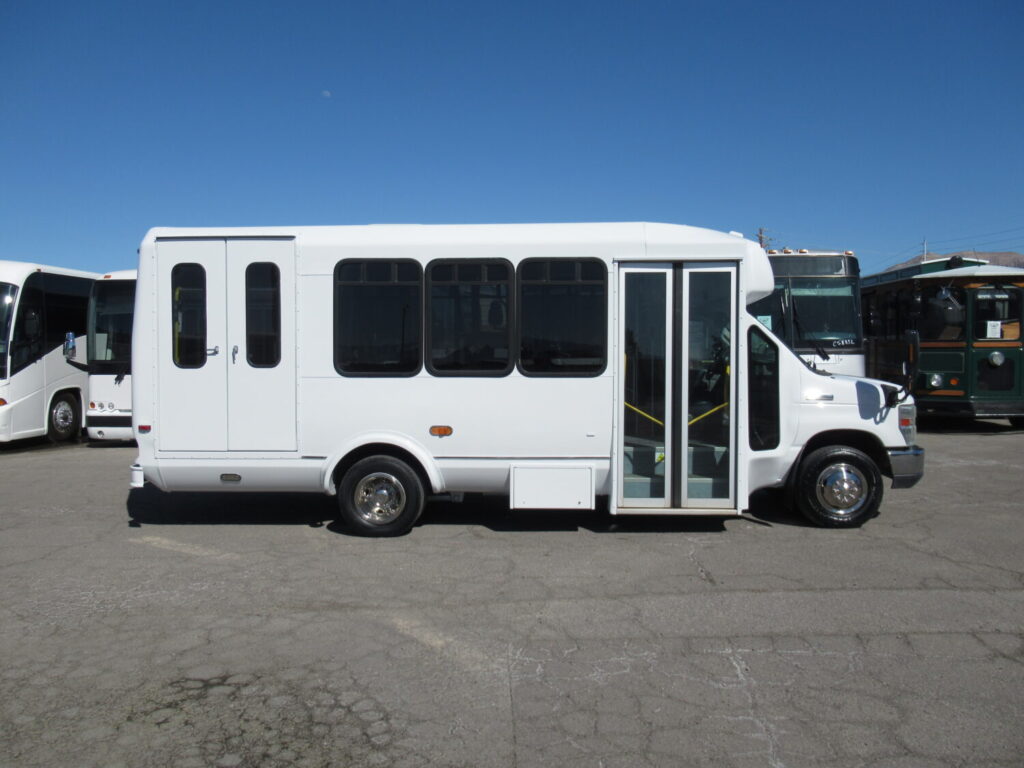 2016 ElDorado Aerotech Lift Equipped Shuttle Bus S15271 - Las Vegas Bus ...