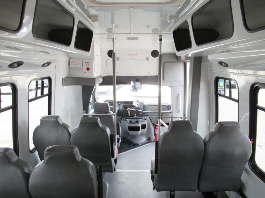 2009 Supreme Startrans Shuttle Bus S18940 - Las Vegas Bus Sales