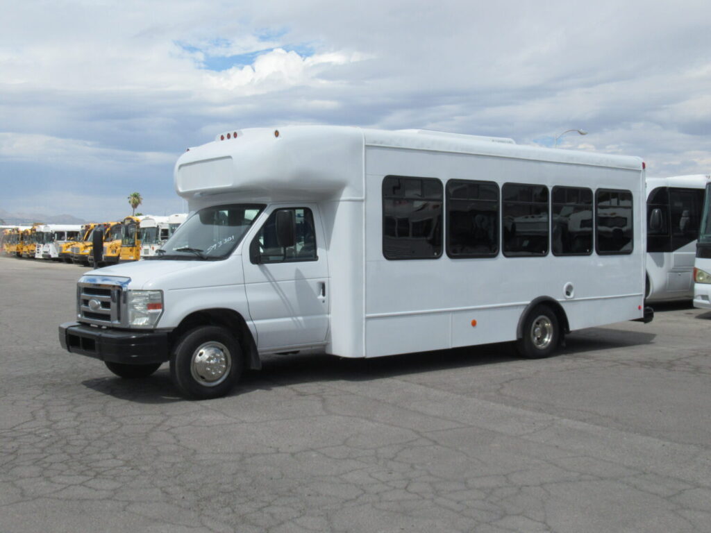 2014 Startrans Senator Lift Equipped Shuttle S93301 - Las Vegas Bus Sales