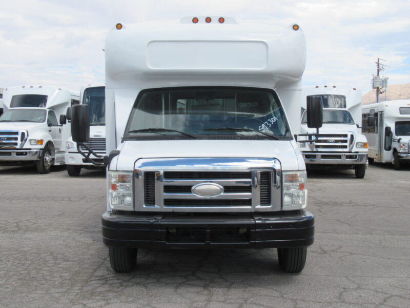 2014 Startrans Senator Lift Equipped Shuttle S93301 - Las Vegas Bus Sales