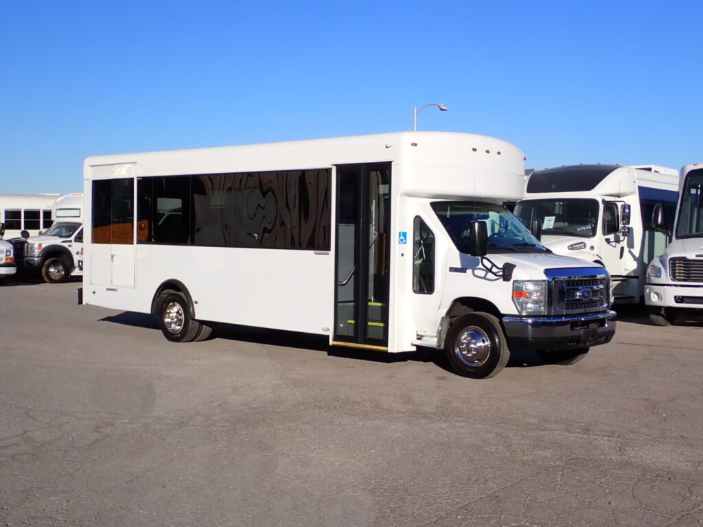 2015 Metro Link Lift Equipped Shuttle Bus S15728 - Las Vegas Bus Sales