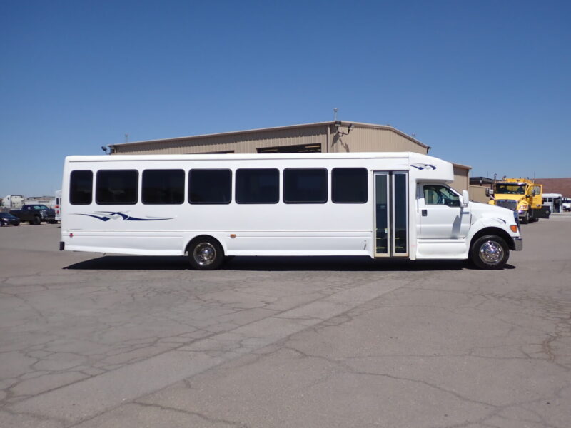 2015 Starcraft XLT Shuttle Bus S27356 - Las Vegas Bus Sales